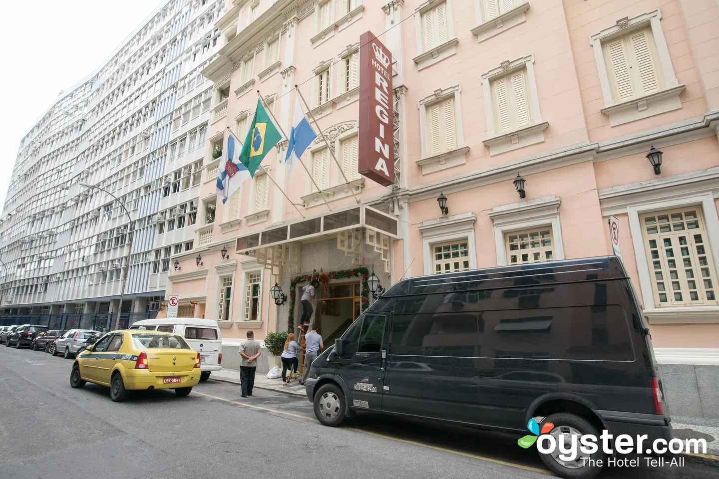 Hotel Regina Review: What To REALLY Expect If You Stay